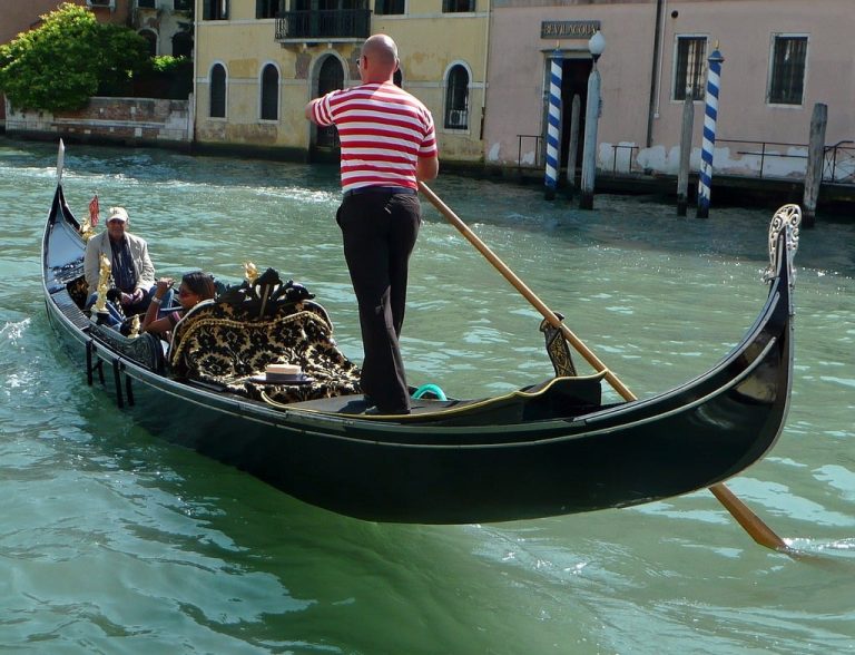 The Venetian Gondolier: A centuries-old tradition - Italy News